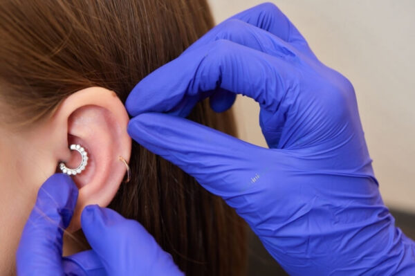 Forward Helix Piercing Size: 2026 How to Choose the Perfect Size